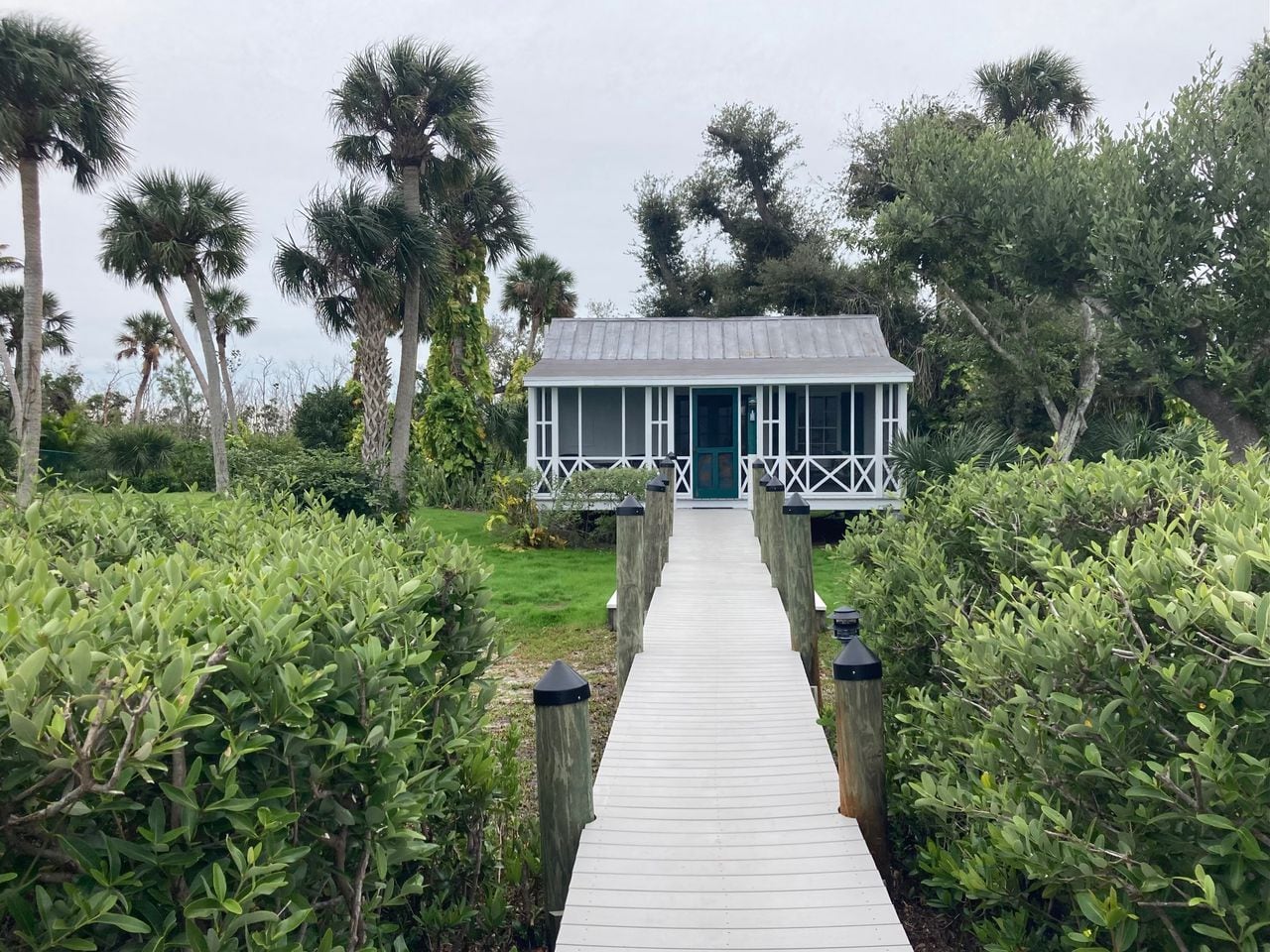 Overnight on Cabbage Key, for a cheeseburger (and more) in old-Florida ...