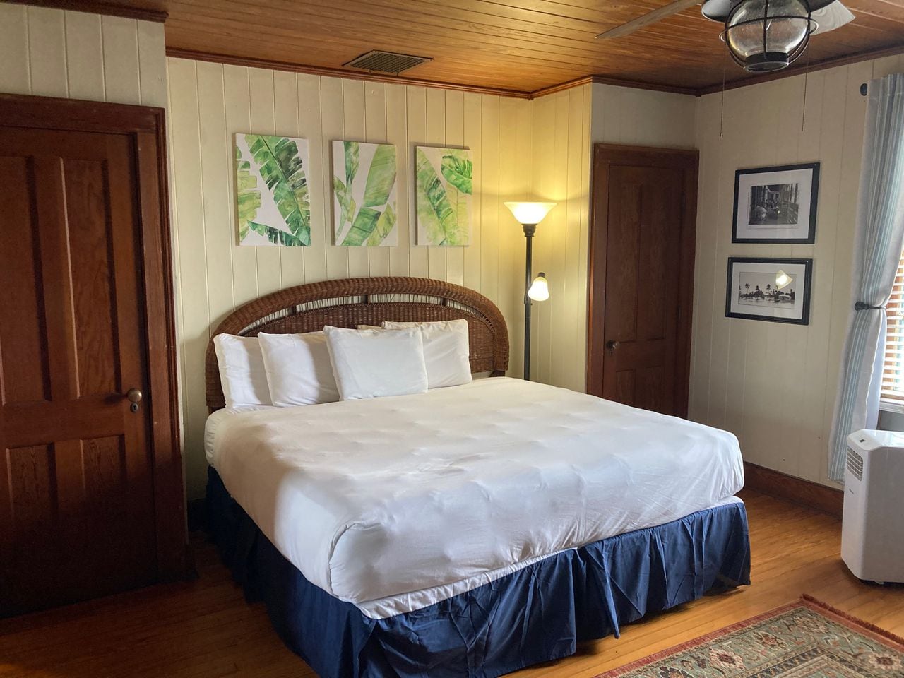 Overnight on Cabbage Key, for a cheeseburger (and more) in old-Florida ...